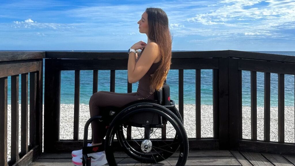 Andrea Pérez será la primera persona en silla de ruedas en desfilar en ...